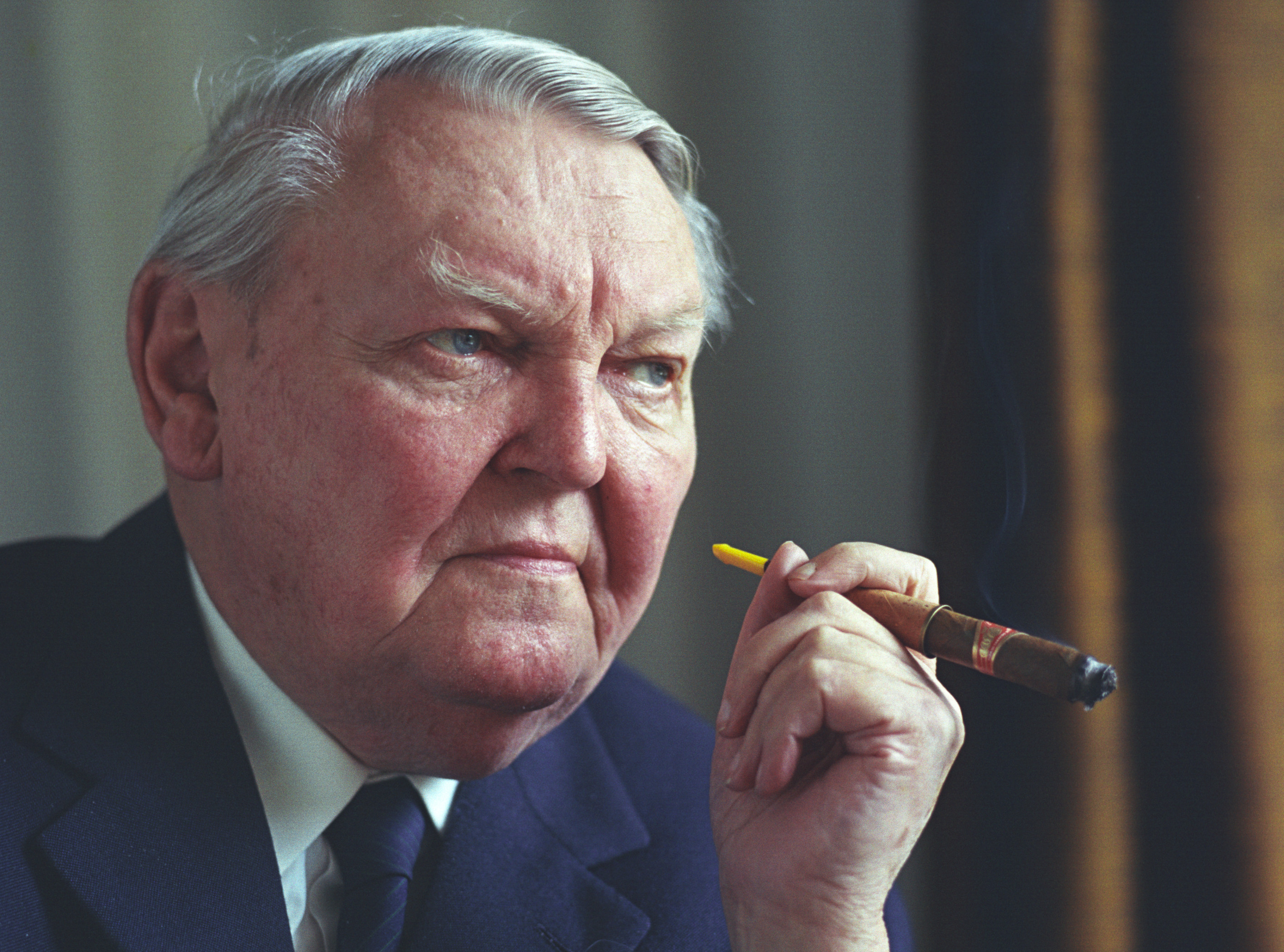 Si pudiera venir Erhard... | elcato.org